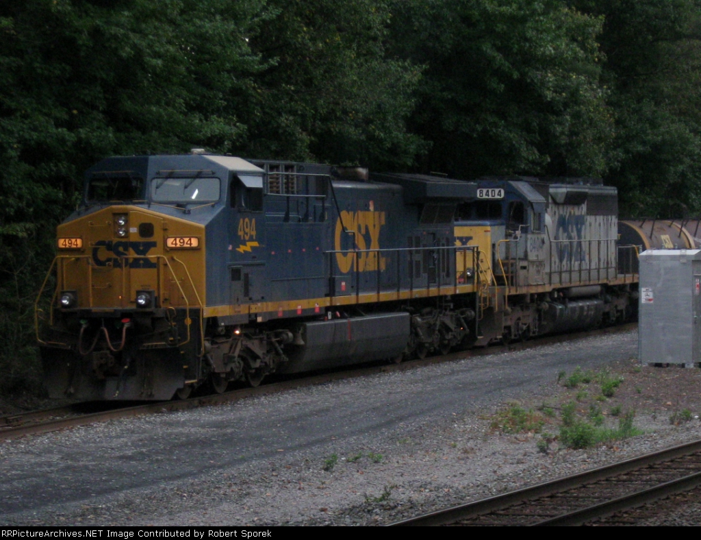 Q300 in the Yard with YN1 SD40-2 #8404